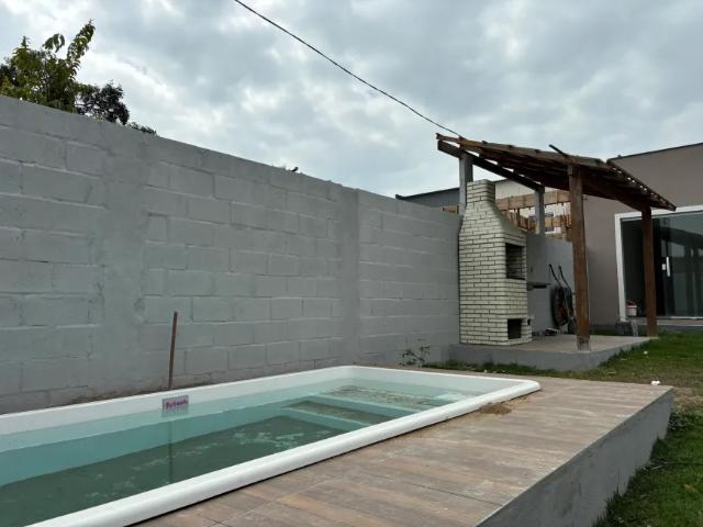Casa com 3 Quartos e 2 banheiros à Venda, 180 m² por R$ 280.000