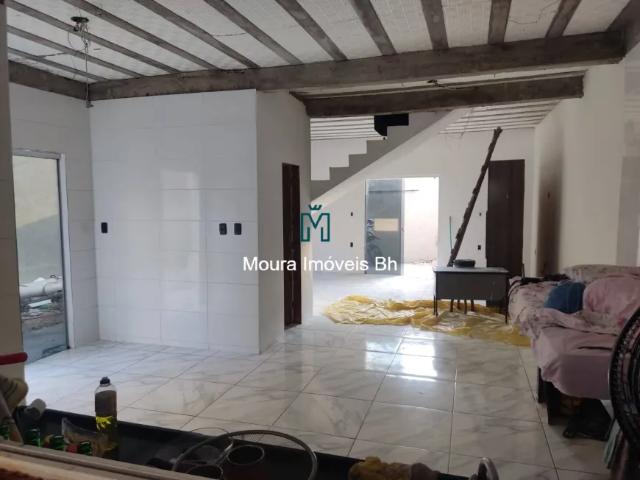 Casa com 3 Quartos e 2 banheiros à Venda, 180 m² por R$ 290.000