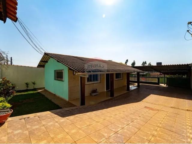 Casa com 3 Quartos e 2 banheiros à Venda, 186 m² por R$ 350.550