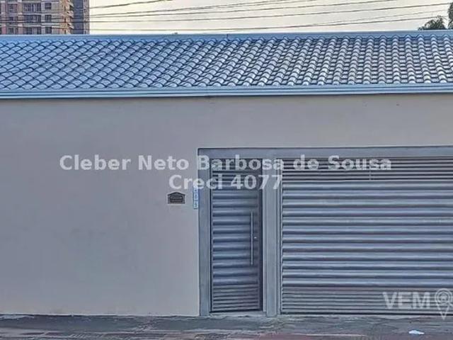 Casa com 3 Quartos e 2 banheiros à Venda, 196 m² por R$ 370.000