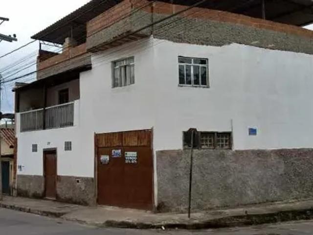 Casa com 3 Quartos e 2 banheiros à Venda, 100 m² por R$ 180.000