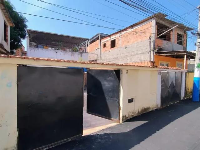 Casa com 3 Quartos e 2 banheiros à Venda, 100 m² por R$ 100.000