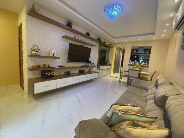 Casa com 3 Quartos e 2 banheiros à Venda, 100 m² por R$ 290.000