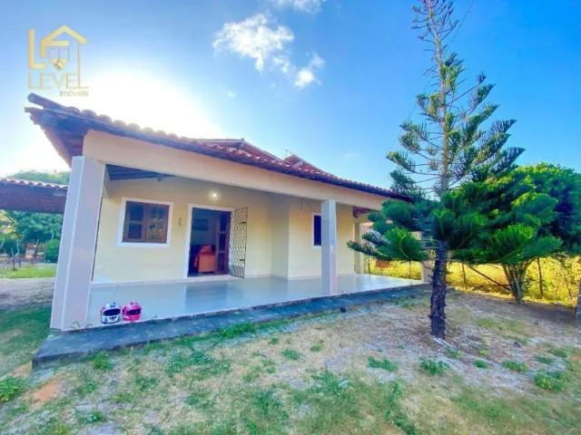 Casa com 3 Quartos e 2 banheiros à Venda, 100 m² por R$ 210.000