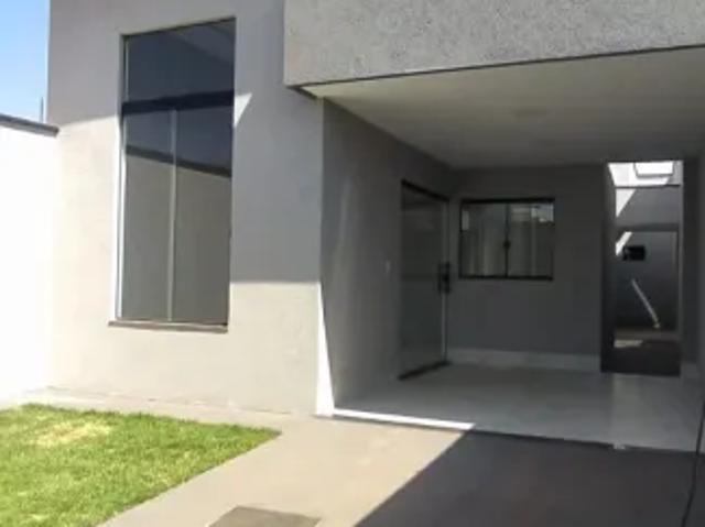 Casa com 3 Quartos e 2 banheiros à Venda, 100 m² por R$ 360.000