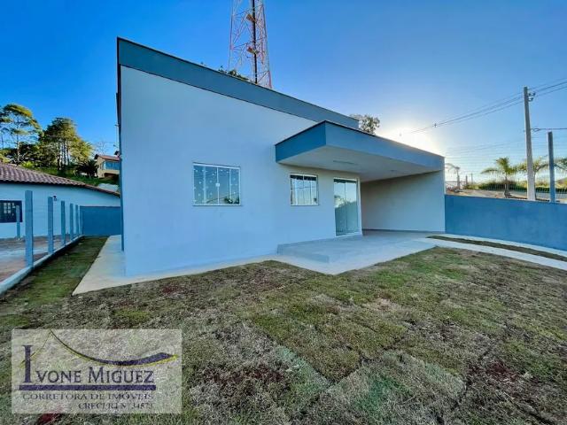 Casa com 3 Quartos e 2 banheiros à Venda, 100 m² por R$ 460.000