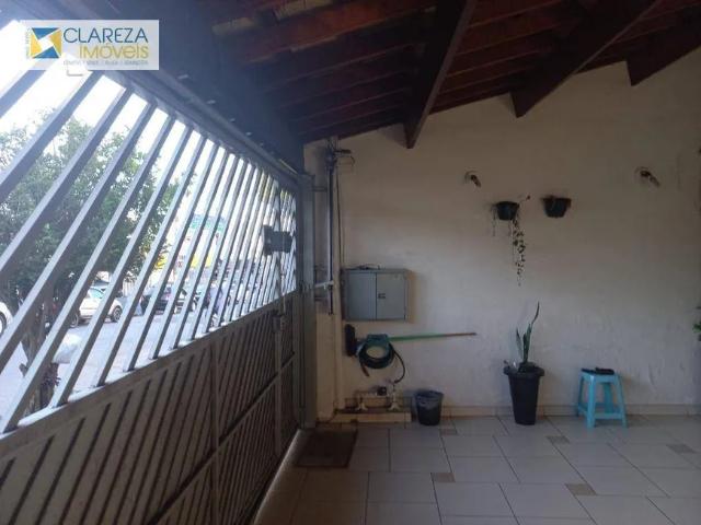 Casa com 3 Quartos e 2 banheiros à Venda, 100 m² por R$ 490.000