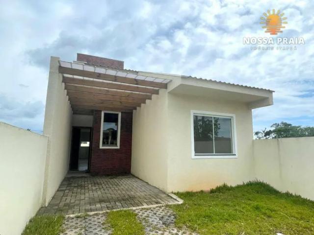 Casa com 3 Quartos e 2 banheiros à Venda, 101 m² por R$ 330.000