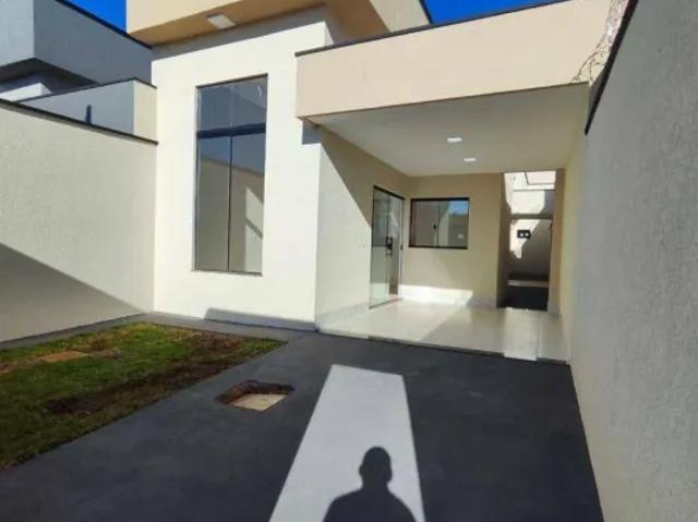 Casa com 3 Quartos e 2 banheiros à Venda, 102 m² por R$ 365.000