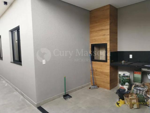 Casa com 3 Quartos e 2 banheiros à Venda, 104 m² por R$ 500.000