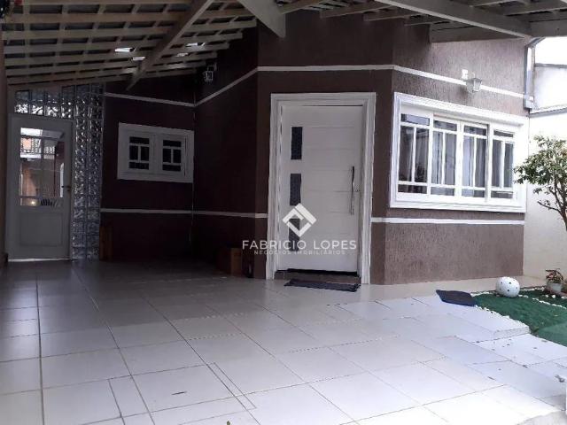 Casa com 3 Quartos e 2 banheiros à Venda, 104 m² por R$ 635.000