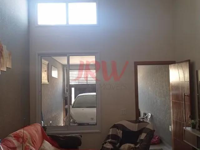 Casa com 3 Quartos e 2 banheiros à Venda, 108 m² por R$ 520.000