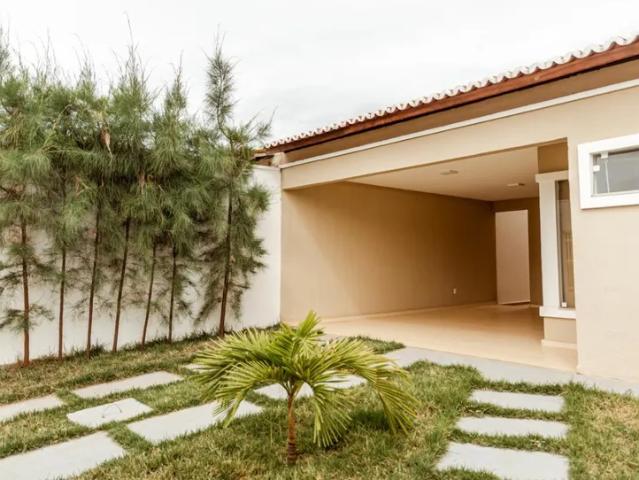 Casa com 3 Quartos e 2 banheiros à Venda, 111 m² por R$ 280.000