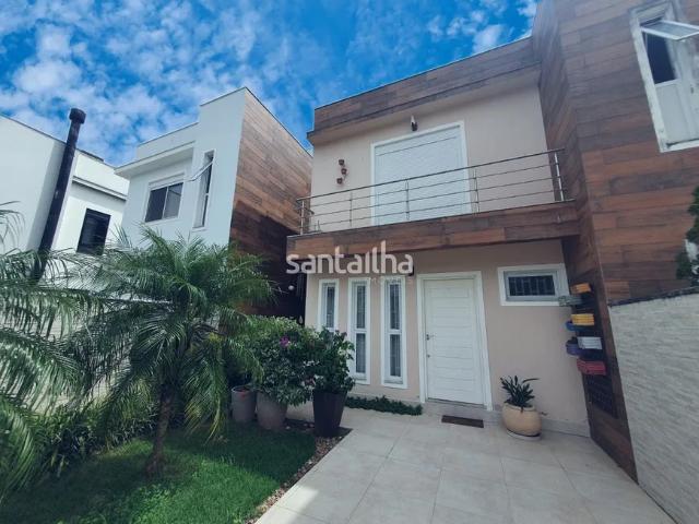 Casa com 3 Quartos e 2 banheiros à Venda, 117 m² por R$ 1.090.000