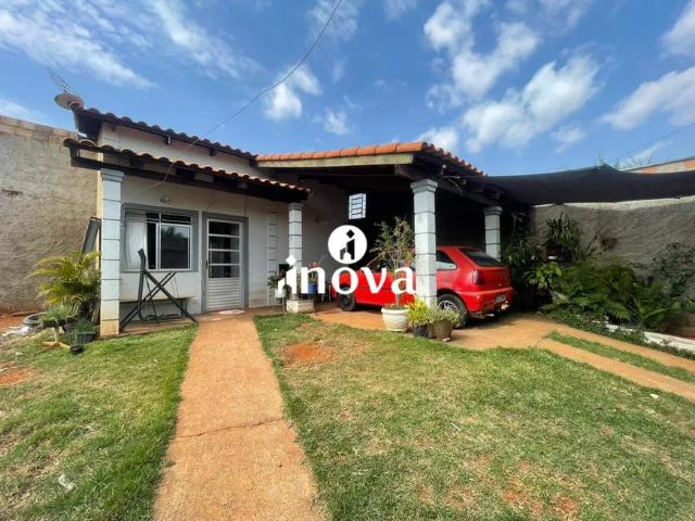 Casa com 3 Quartos e 2 banheiros à Venda, 114 m² por R$ 210.000