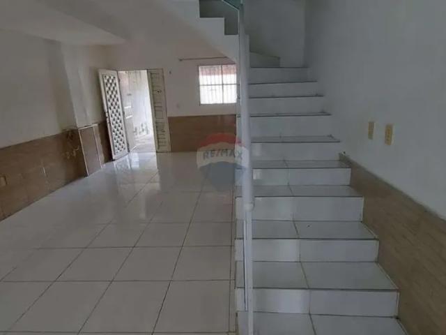 Casa com 3 Quartos e 2 banheiros à Venda, 120 m² por R$ 210.000