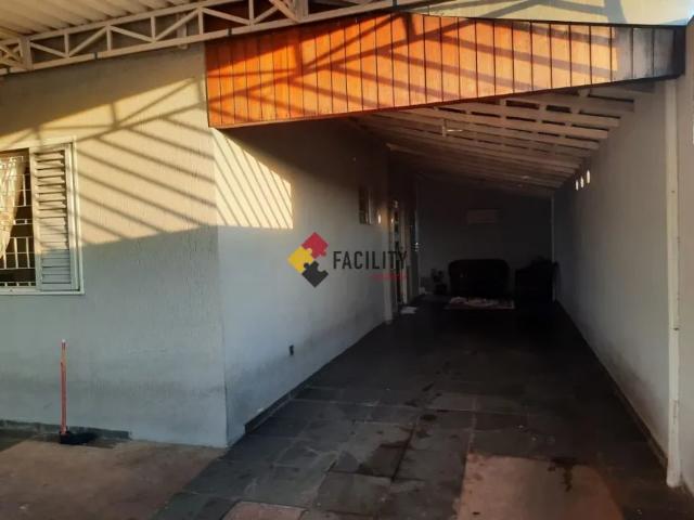 Casa com 3 Quartos e 2 banheiros à Venda, 120 m² por R$ 350.000