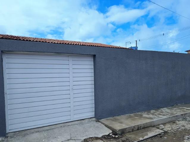 Casa com 3 Quartos e 2 banheiros à Venda, 120 m² por R$ 320.000