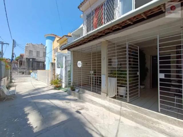 Casa com 3 Quartos e 2 banheiros à Venda, 120 m² por R$ 435.000