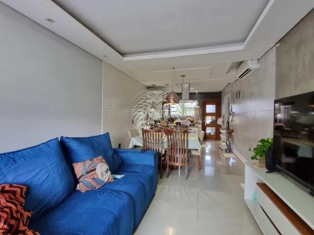 Casa com 3 Quartos e 2 banheiros à Venda, 120 m² por R$ 636.000