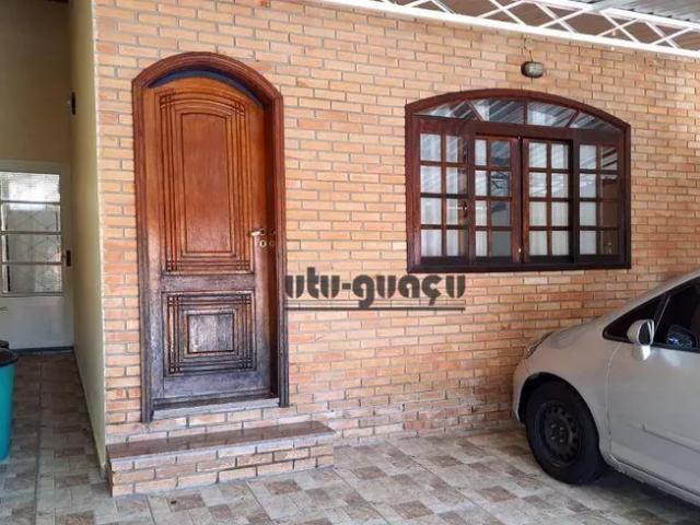 Casa com 3 Quartos e 2 banheiros à Venda, 127 m² por R$ 420.000
