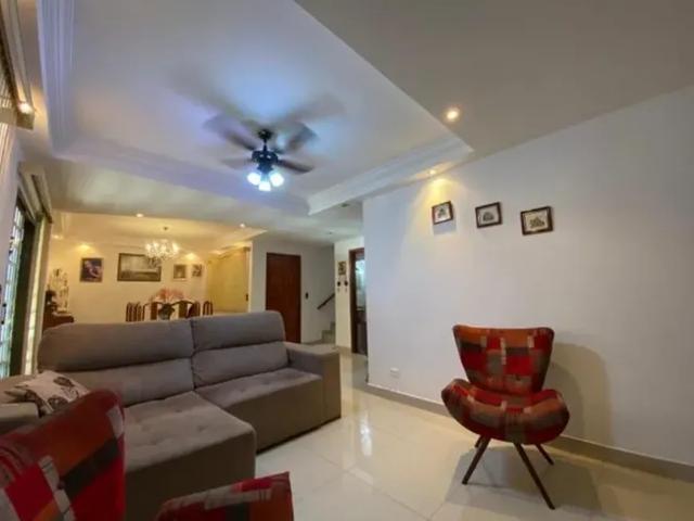 Casa com 3 Quartos e 2 banheiros à Venda, 125 m² por R$ 360.000