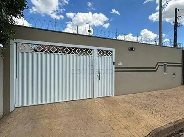 Casa com 3 Quartos e 2 banheiros à Venda, 130 m² por R$ 280.000