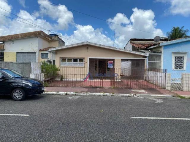 Casa com 3 Quartos e 2 banheiros à Venda, 130 m² por R$ 370.000