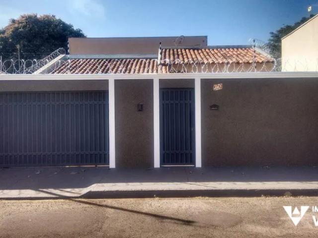 Casa com 3 Quartos e 2 banheiros à Venda, 134 m² por R$ 380.000