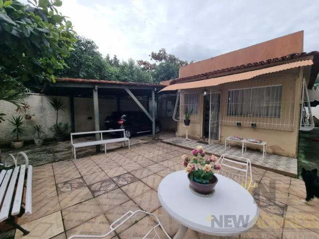 Casa com 3 Quartos e 2 banheiros à Venda, 136 m² por R$ 360.000