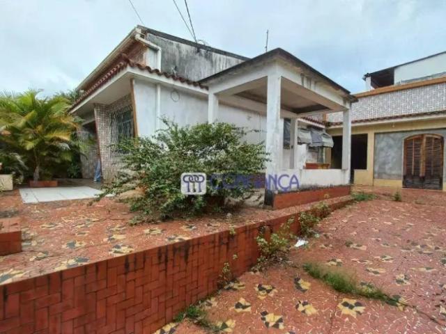 Casa com 3 Quartos e 2 banheiros à Venda, 138 m² por R$ 480.000