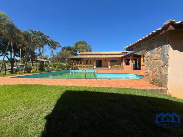 Casa com 3 Quartos e 2 banheiros à Venda, 1.800 m² por R$ 1.800.000 Cód. ch1958