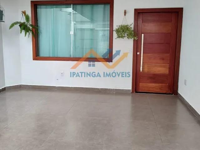 Casa com 3 Quartos e 2 banheiros à Venda, 240 m² por R$ 490.000