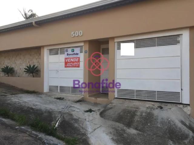 Casa com 3 Quartos e 2 banheiros à Venda, 250 m² por R$ 855.000