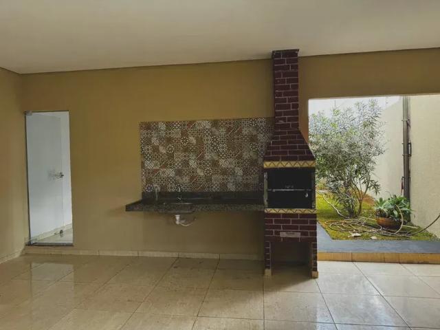 Casa com 3 Quartos e 2 banheiros à Venda, 200 m² por R$ 150.000