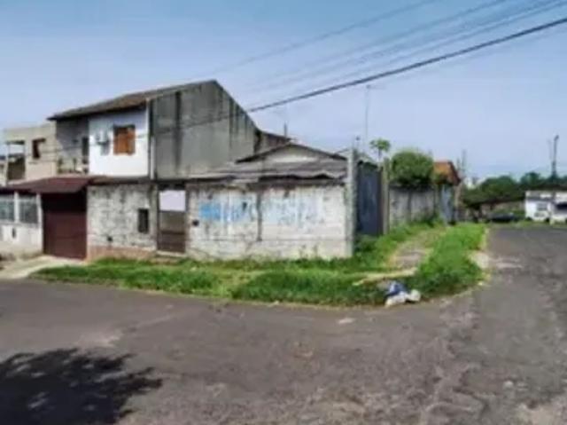 Casa com 3 Quartos e 2 banheiros à Venda, 200 m² por R$ 110.000
