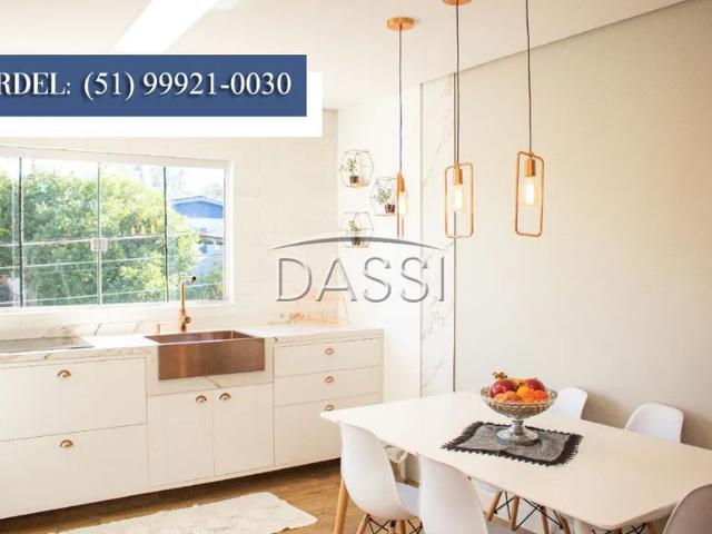 Casa com 3 Quartos e 2 banheiros à Venda, 200 m² por R$ 899.000