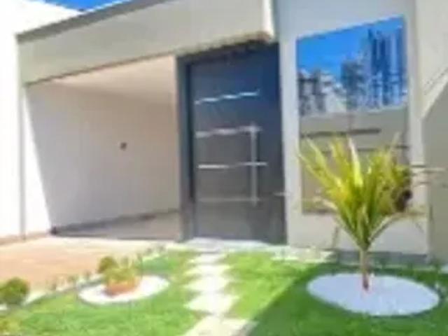 Casa com 3 Quartos e 2 banheiros à Venda, 207 m² por R$ 320.000