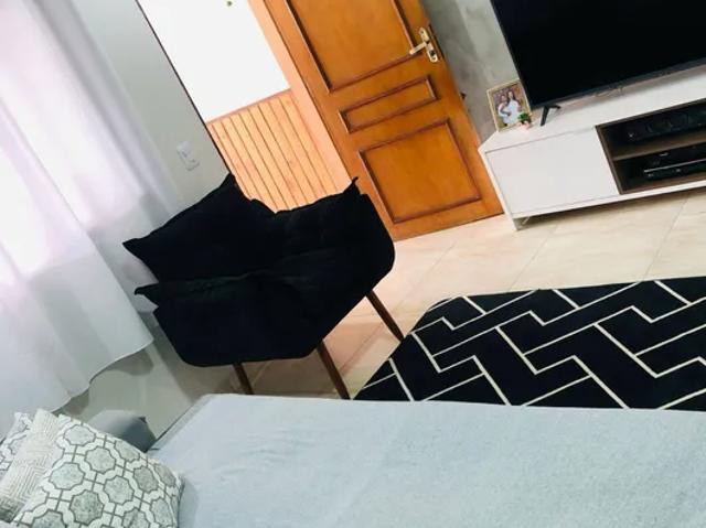 Casa com 3 Quartos e 2 banheiros à Venda, 210 m² por R$ 350.000