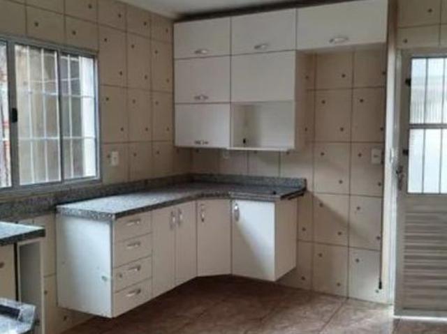 Casa com 3 Quartos e 2 banheiros à Venda, 220 m² por R$ 500.000