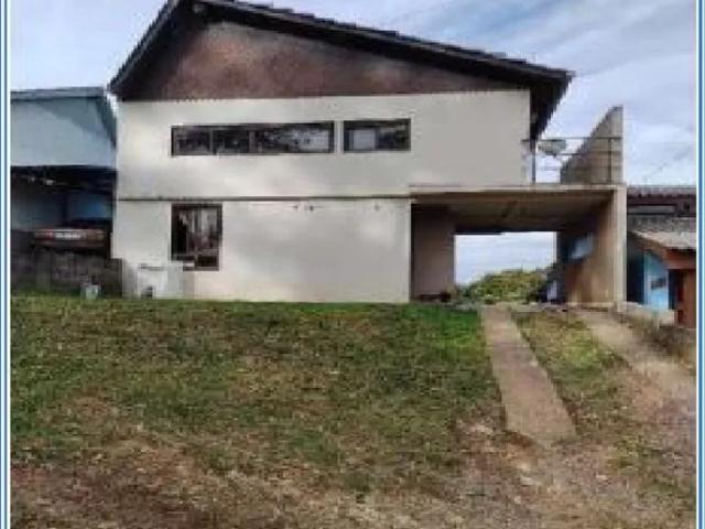 Casa com 3 Quartos e 2 banheiros à Venda, 225 m² por R$ 117.650