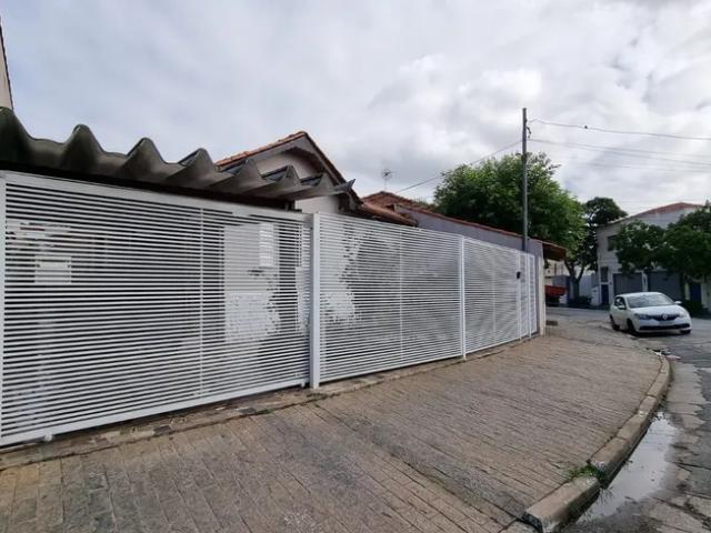 Casa com 3 Quartos e 2 banheiros à Venda, 230 m² por R$ 1.250.000