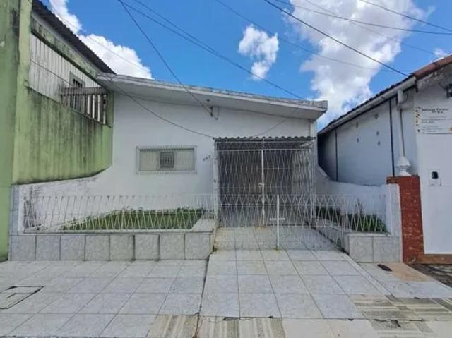 Casa com 3 Quartos e 2 banheiros à Venda, 360 m² por R$ 350.000
