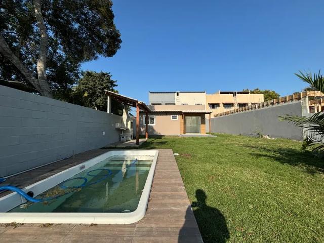 Casa com 3 Quartos e 2 banheiros à Venda, 360 m² por R$ 360.000