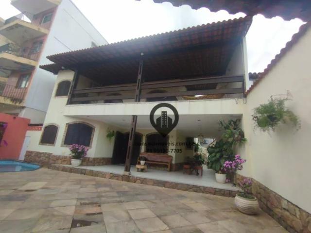 Casa com 3 Quartos e 2 banheiros à Venda, 362 m² por R$ 870.000