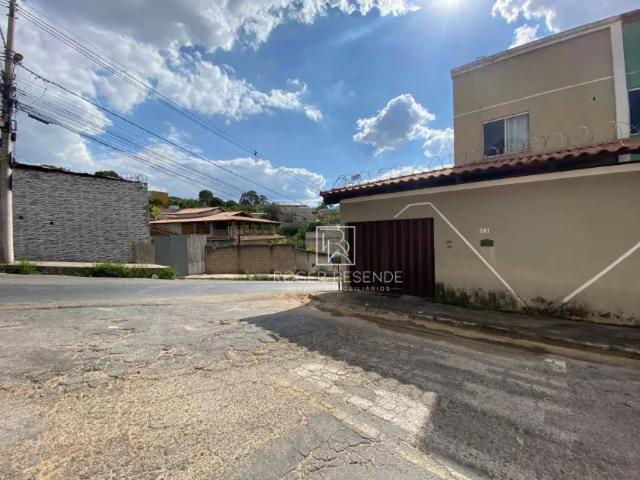 Casa com 3 Quartos e 2 banheiros à Venda, 369 m² por R$ 280.000