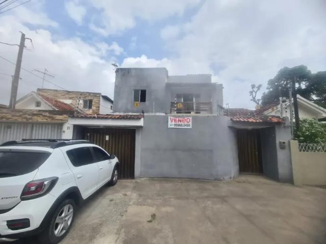 Casa com 3 Quartos e 2 banheiros à Venda, 300 m² por R$ 380.000