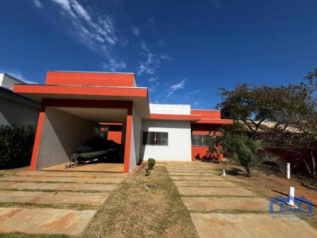 Casa com 3 Quartos e 2 banheiros à Venda, 450 m² por R$ 800.000 Cód. ch2376