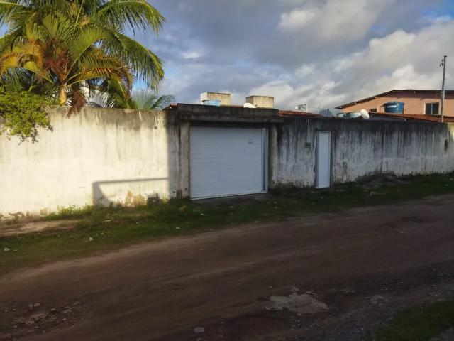 Casa com 3 Quartos e 2 banheiros à Venda, 400 m² por R$ 280.000