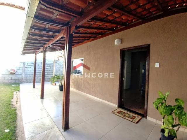 Casa com 3 Quartos e 2 banheiros à Venda, 411 m² por R$ 490.000